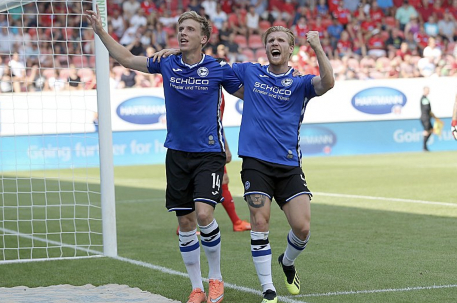 Roysni.fo | Jóan Símun matchvinnari í sínum fyrsta Bundesliga dysti