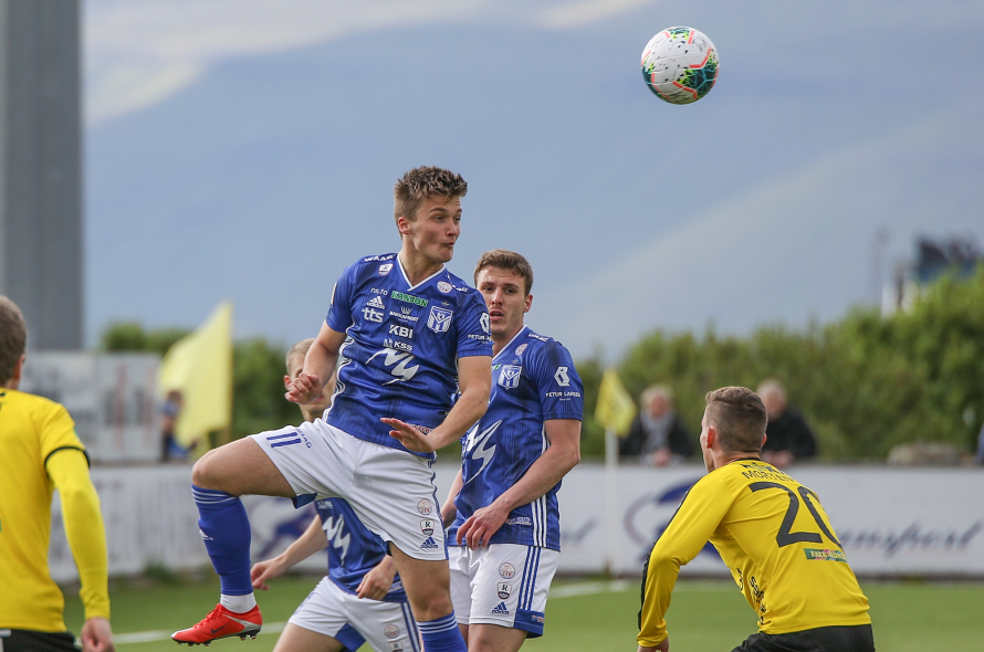 Roysni.fo | Jonn og Deni hava longt sáttmálarnar