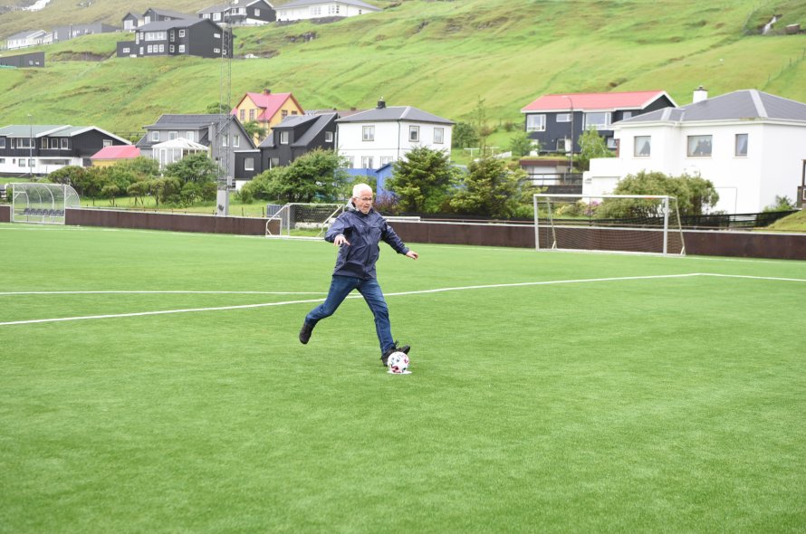 jn.fo | Myndir: Atli Gregersen skeyt fyrsta skotið á nýggja vøllinum