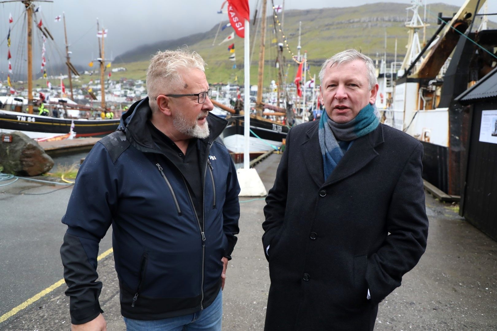 Fiskur.fo | Myndir: Sjómannadagurin settur í regninum