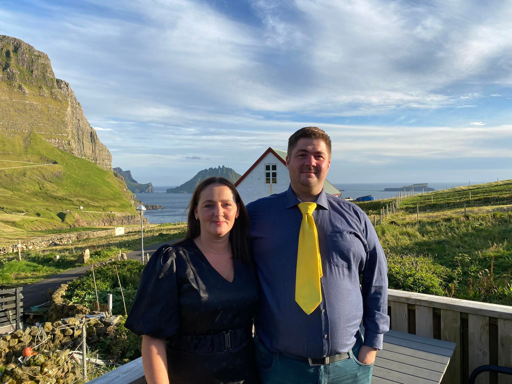 jn.fo | Ragnar og Joan Edvør Jacobsen keypt Giljanes Bussar