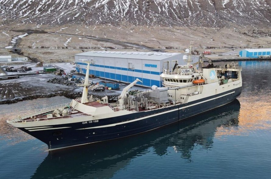 jn.fo | Høgaberg og Polar Ammassok landa lodnu til Pelagos