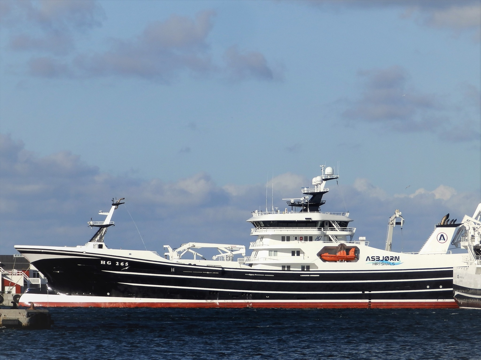 Fiskur.fo | Myndir: Ruth hevur nú fingið navnið Asbjørn