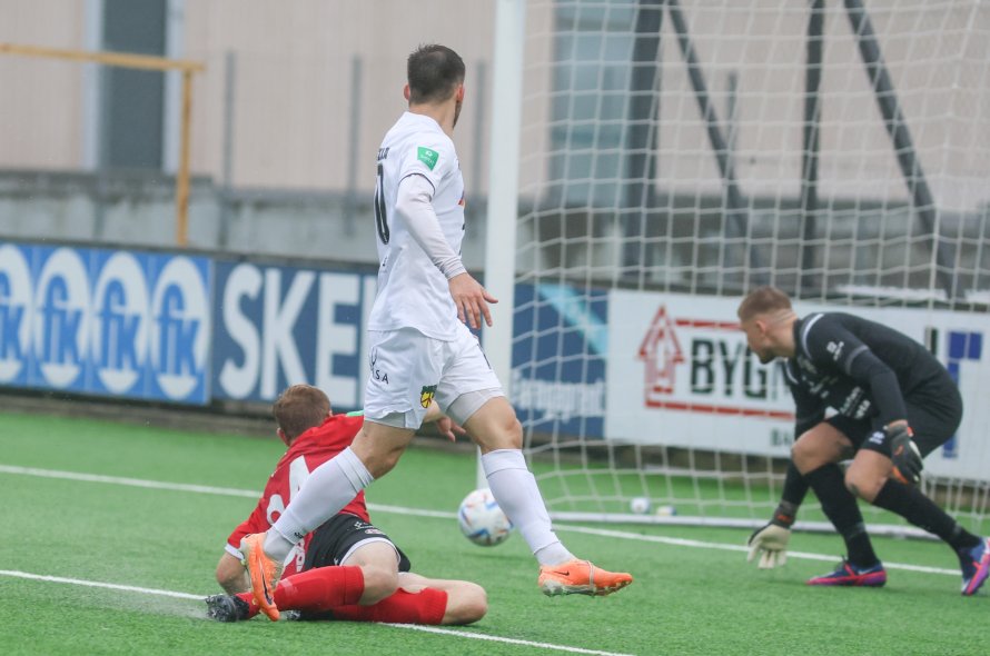 Roysni.fo | B36 basti B68 í undirhaldandi dysti