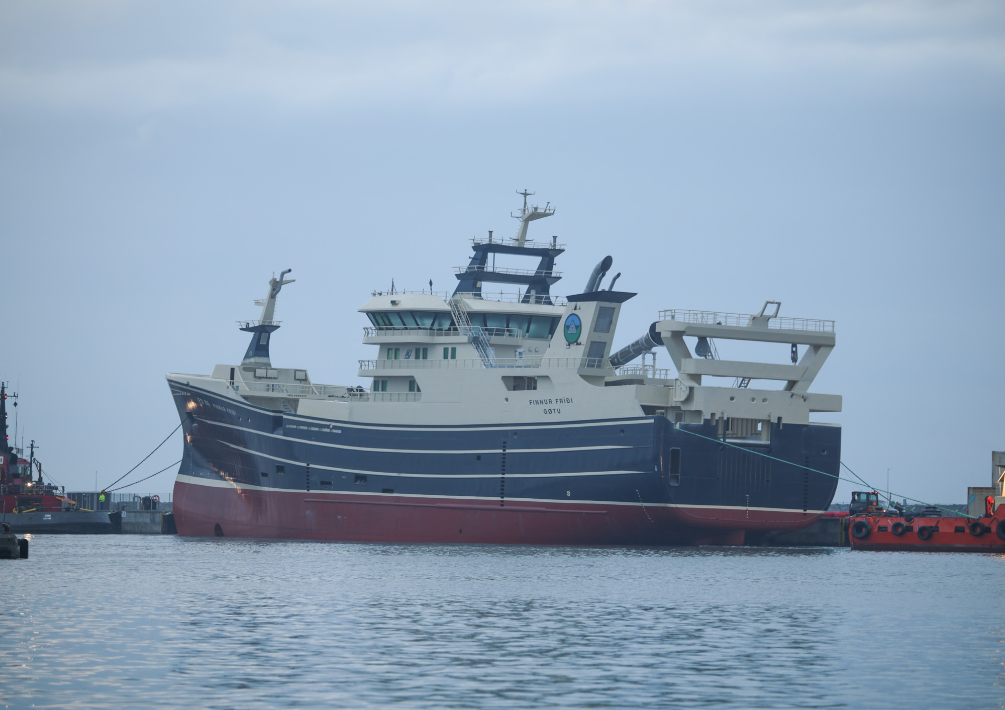 Fiskur.fo | Myndir: Nýbygningurin hjá Varðanum komin til Skagen