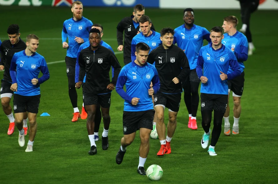 Roysni.fo | Myndir: Lívligir og spentir KÍ’arar í Ljubljana