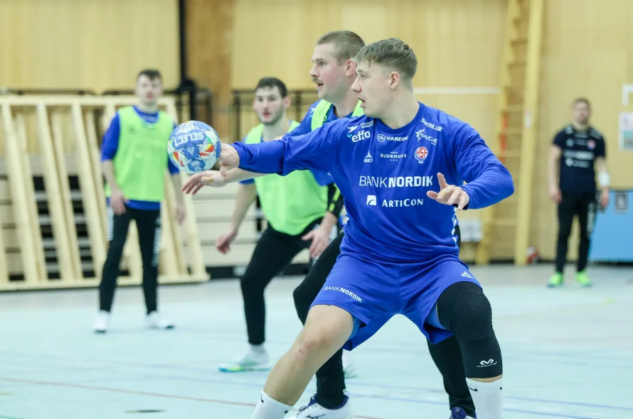 Roysni.fo | Spæla innanhýsis venjingardyst á Hálsi í morgin