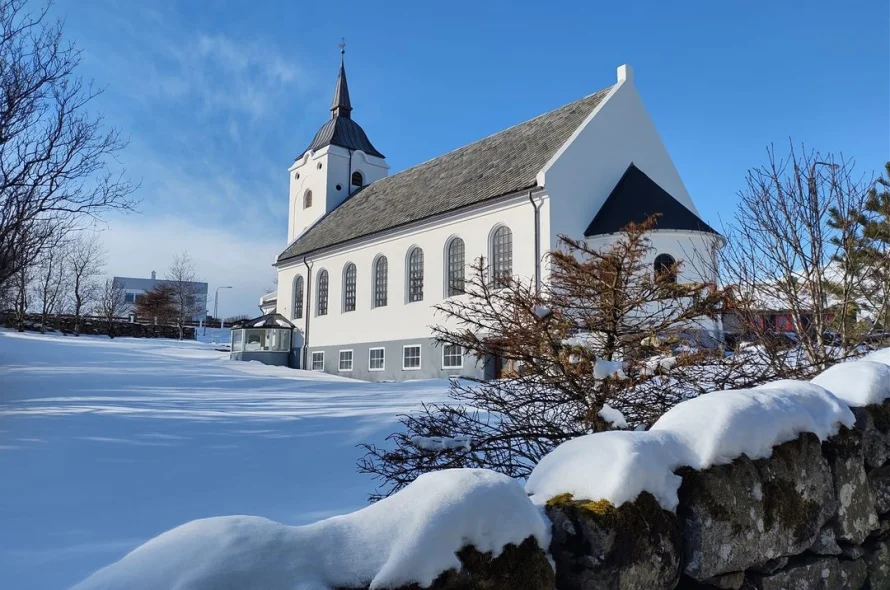 jn.fo | Miðvágs kirkja