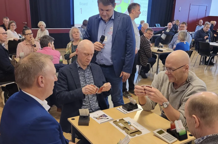 Roysni.fo | Kommunustjórin meldaði Tórshavnar Bridgefestival í gongd