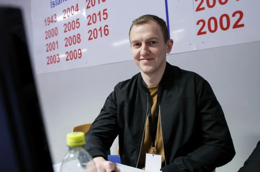 Roysni.fo | Allan var púra tryggur í tryggum endaspælssigri