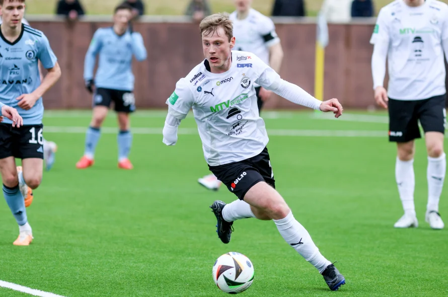 Roysni.fo | Marius Kryger Lindh úr B36 til NSÍ