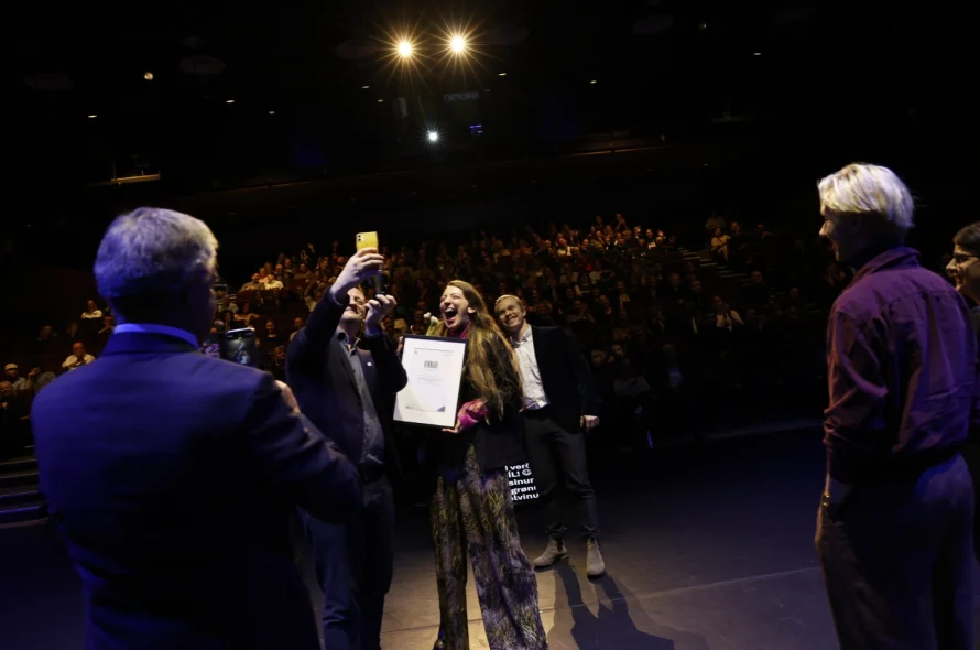 jn.fo | Maria Winther Olsen vann ársins Geyta fyri filmin “Halt um meg”