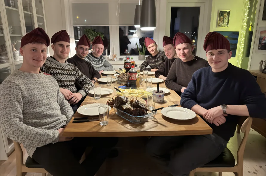 Roysni.fo | Myndir: Føroyingar hyggja at Super Bowl