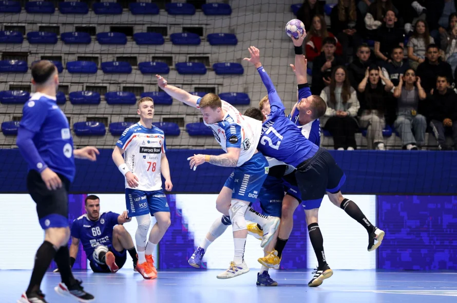 Roysni.fo | Føroyar stríddu seg aftur til EM - fara eftir 1. plássinum ...