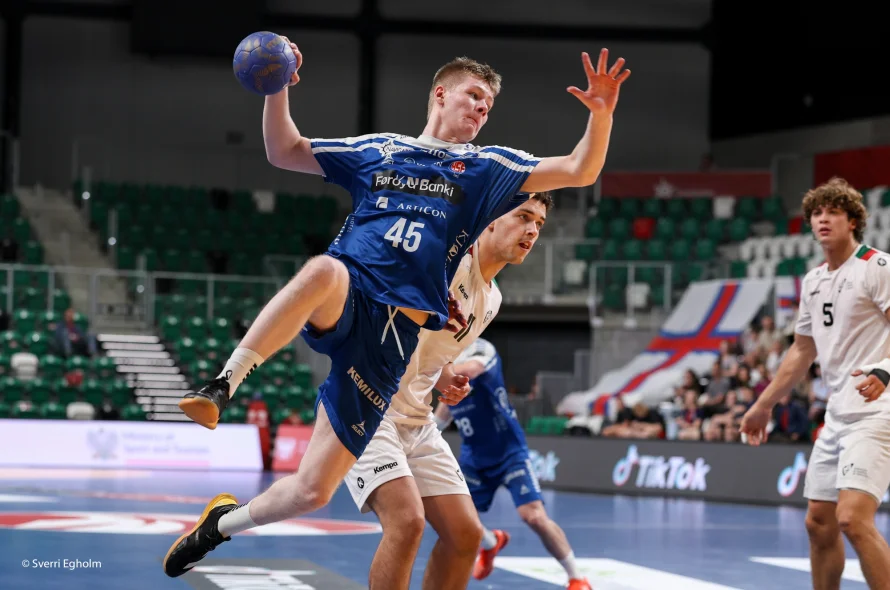 Roysni.fo | Bresta saman við Svøríki í bronsustríðnum